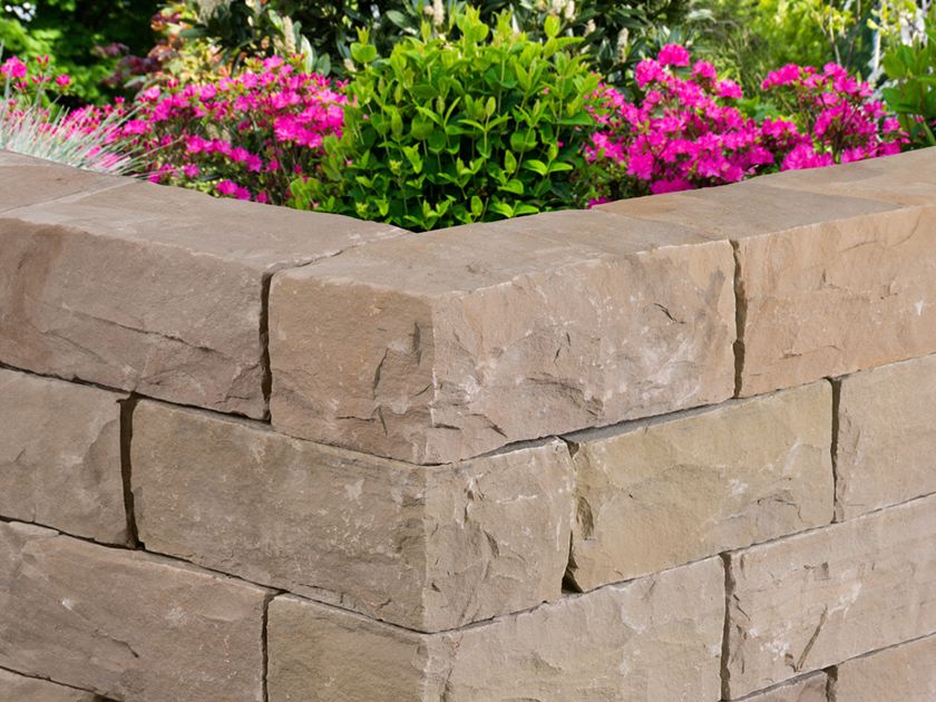 Mit Sandstein Miak stilvolle Akzente setzen und Natürlichkeit genießen